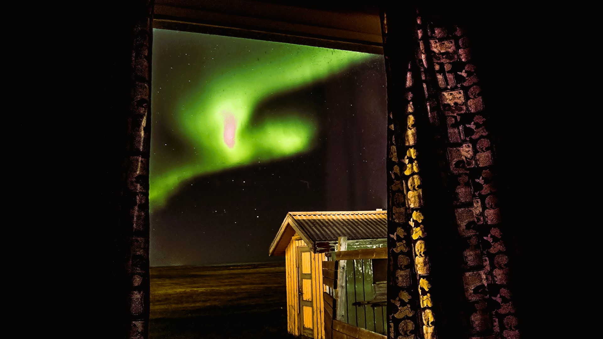 Windows – Northern Lights Window